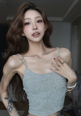 '최진실 딸' 최준희, 41kg 뼈말라 이어 성형 인증...얼굴 변화 눈에 띈다 > 아톰티비 뉴스 | 아톰티비